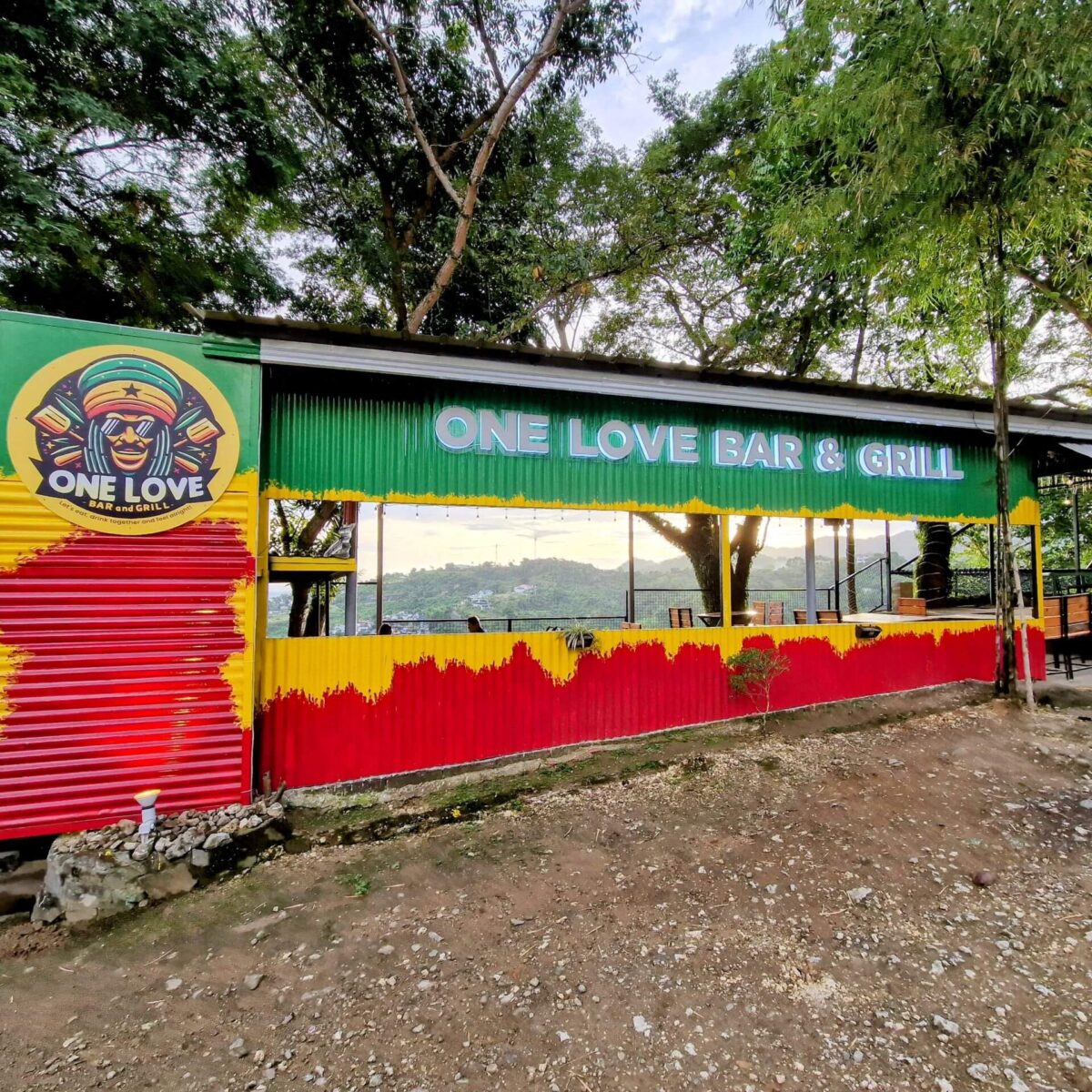 One Love Reggae Bar & Grill in den Hügeln von Cebu