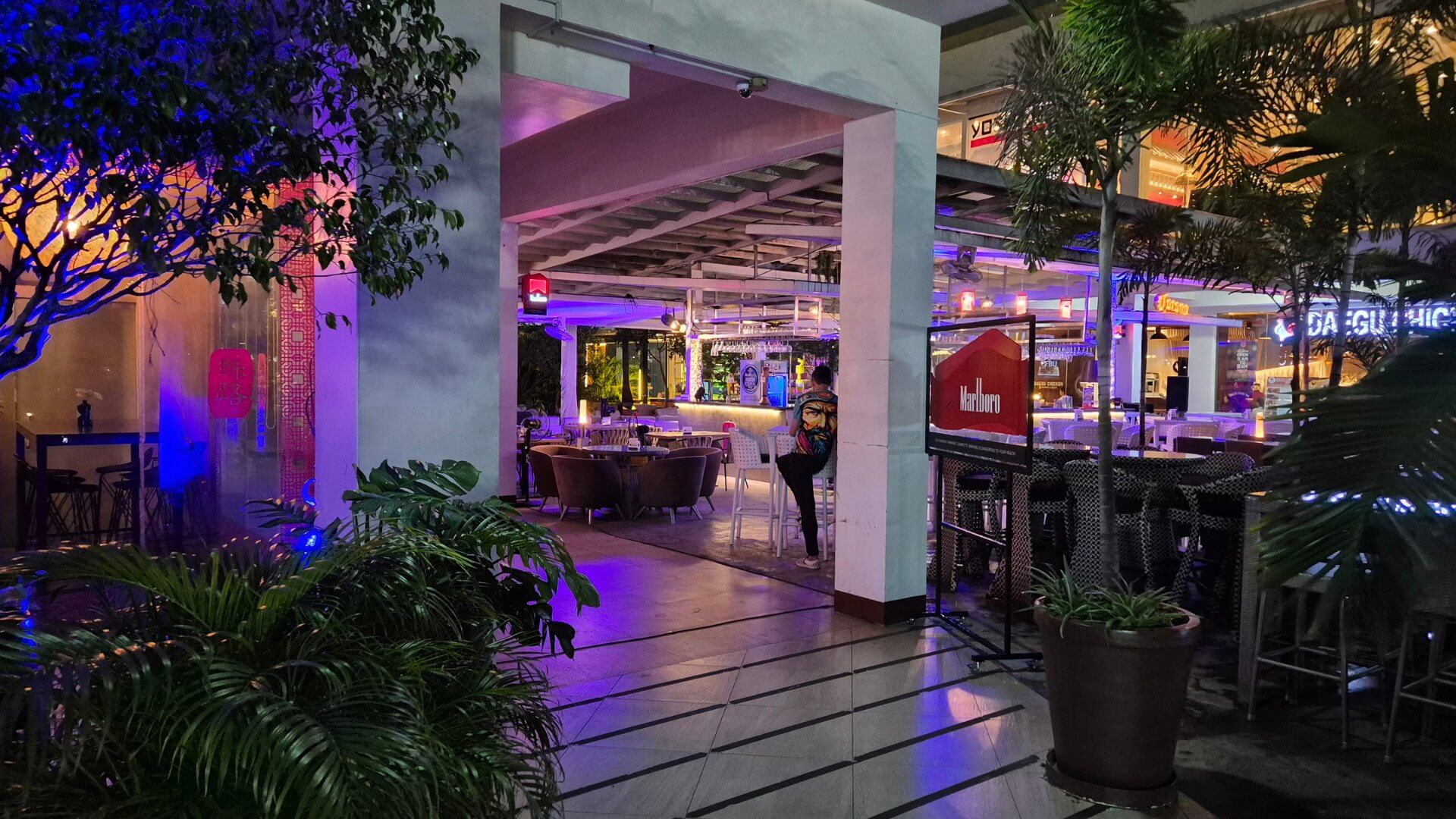 Silk Road Bar & Lounge, Cebu City
