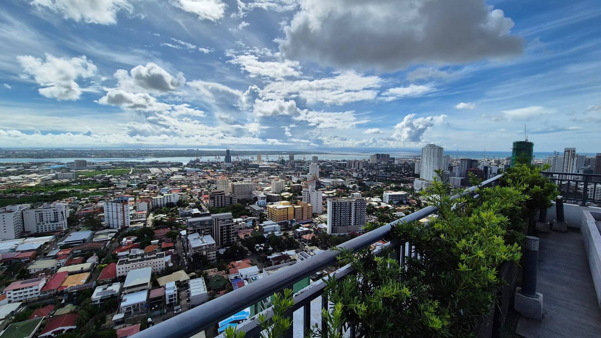 Skydeck 360 Rooftop Bar Cebu City