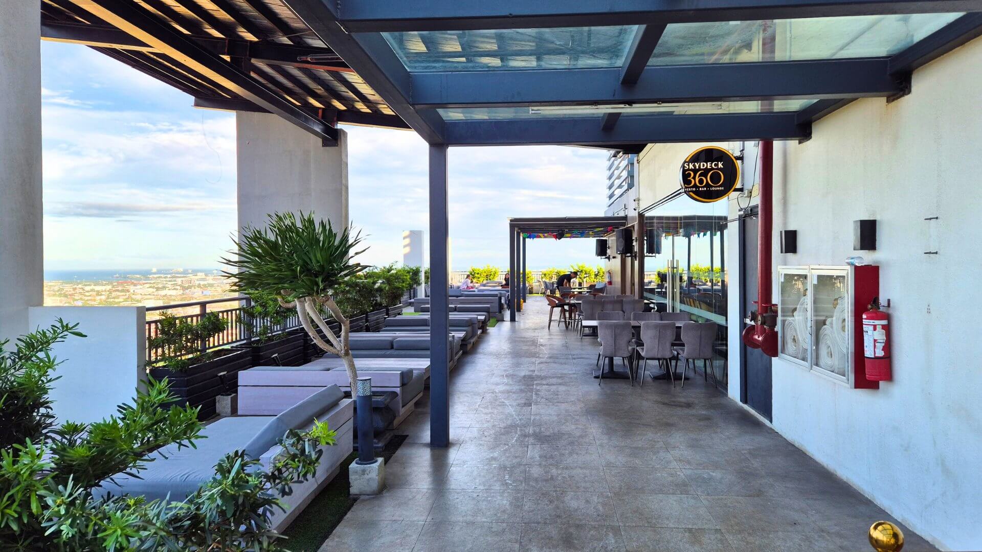 Skydeck 360 Rooftop Bar Cebu City